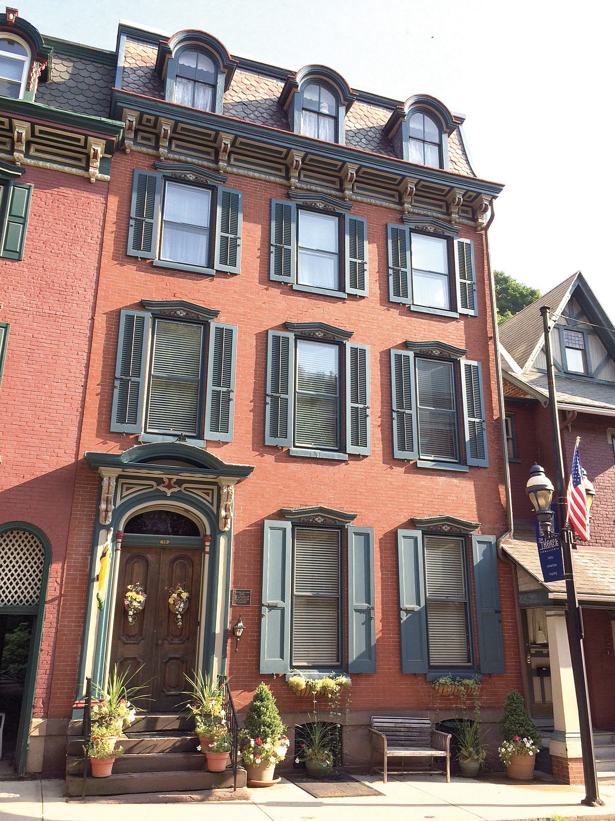 This Olde House - 72 Broadway | The Current